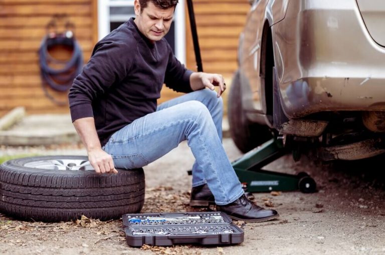 How to fix a flat tyre at home?